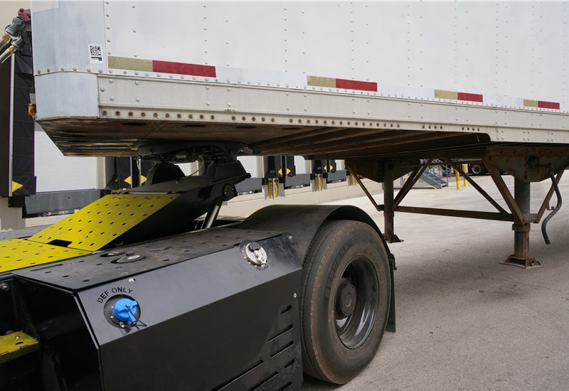 Yard Trucks - Autocar Xspotter, Yard Spotter Truck | KMH Fleet Solutions